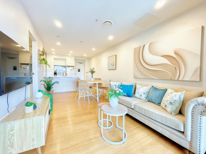 Refreshing Central 2 Bedrooms On Queen St Living - Auckland