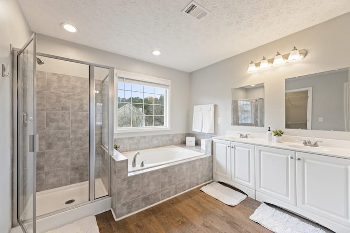 3br + Game Room • Near Truist Park Atl • Sleeps 8 - Marietta, GA