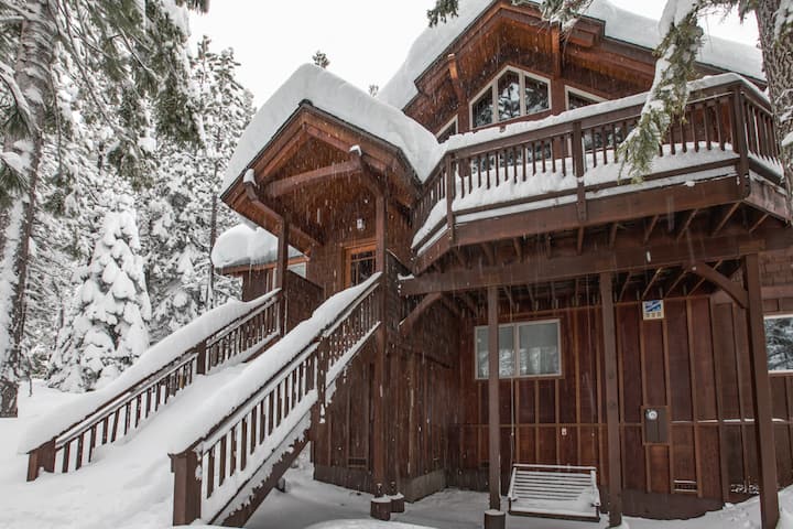 Brookstone Beauty - Hot Tub, By Town - Truckee, CA