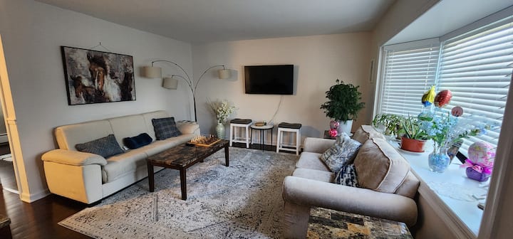 Adorable Three Bedroom Irish Cape Home. - Goshen, NY