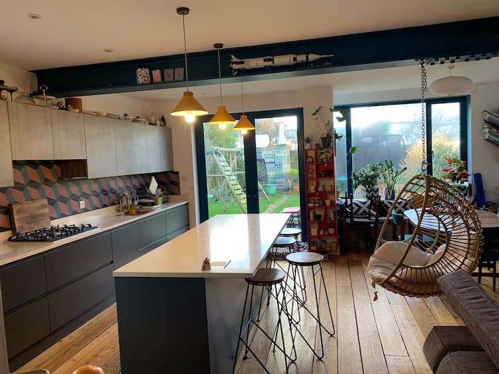 5 Bed Family Home With Sea Views - Bramber Castle