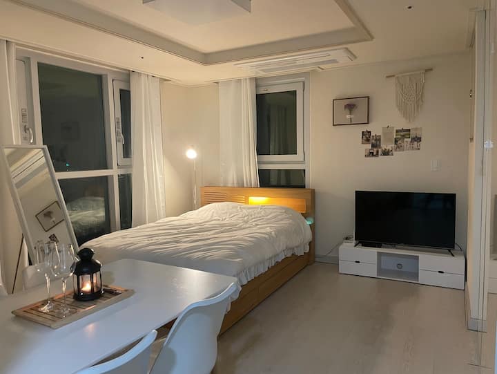 Senna House#1[동대구역1min]#12시체크아웃#넷플릭스#매일방역소독#무료주차 - 서부2동