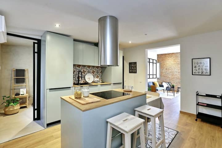 Beautiful Design Apartment Totally New - 