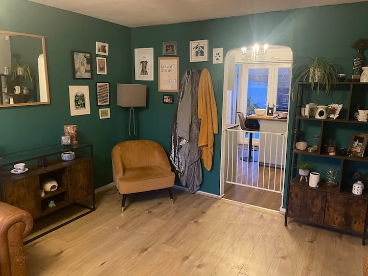 Double Bed Near Leeds - Leeds