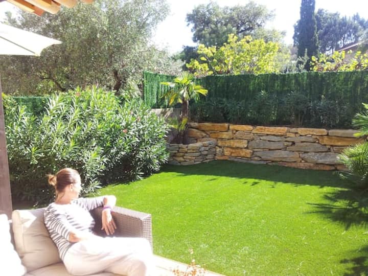 Jolie Maison Avec Piscine Commune Et Tennis - Sainte-Maxime