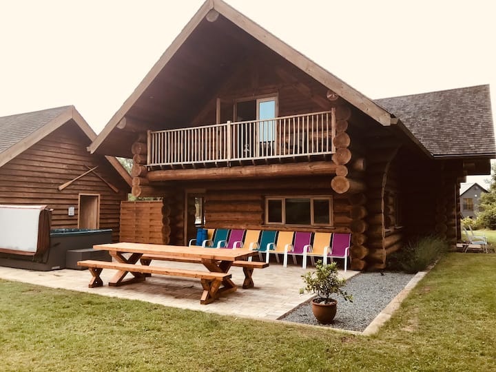 Hand Built Traditional Log Cabin With Spa - Norfolk