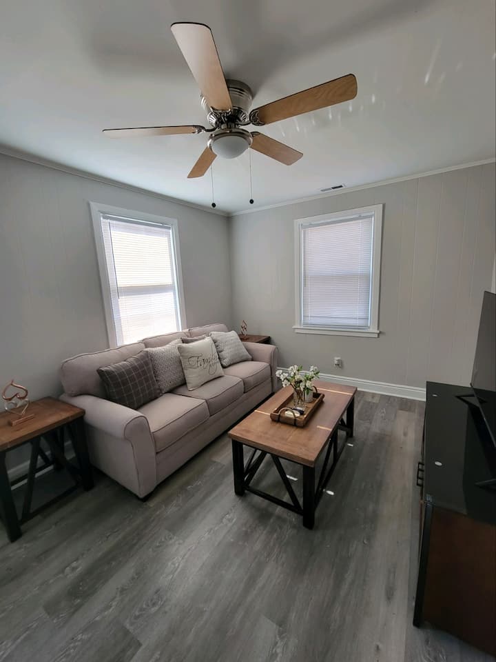 Quiet 2 Bedroom Near Downtown - Columbia, SC