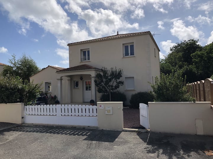 Bord De Mer - Centre Ville - Talmont-Saint-Hilaire