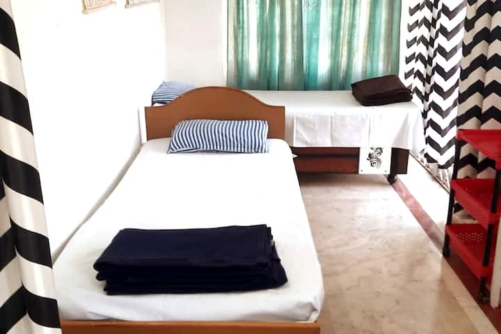Traveller's Choice -Non-ac Bed In Shared Enclosure - Gandhinagar