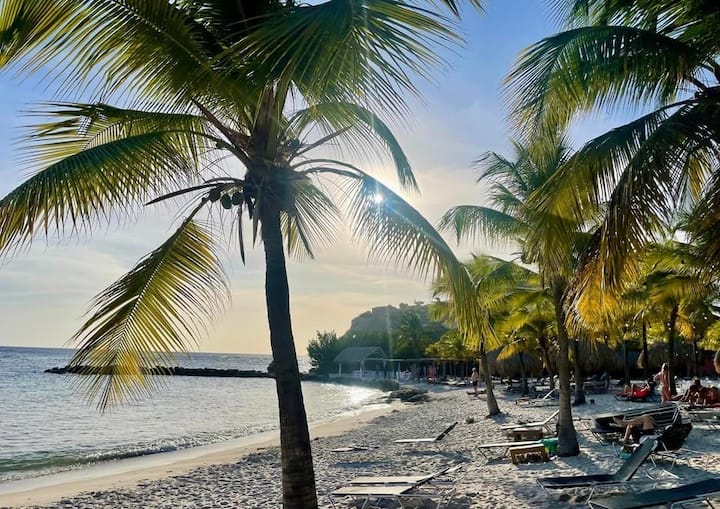 Top Floor Seaview Blue Bay Apt - Curaçao