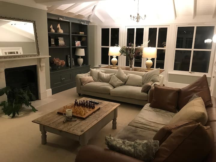 Family Home In Charlton Kings, Cheltenham - Cheltenham