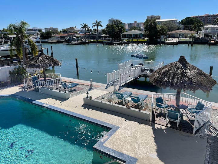 Parker Manor 2 Bedroom Apt - Clearwater Beach, FL