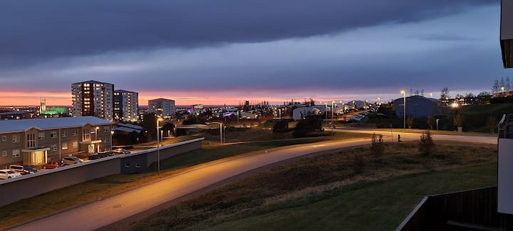 Cosy Apartment In Kópavogur With Great View - Reykjavík