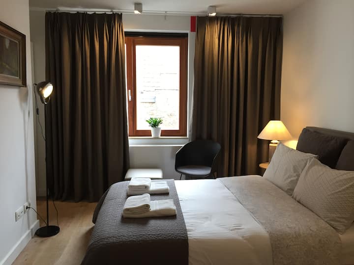Quiet Comfortable Room In Leuven - 루벤