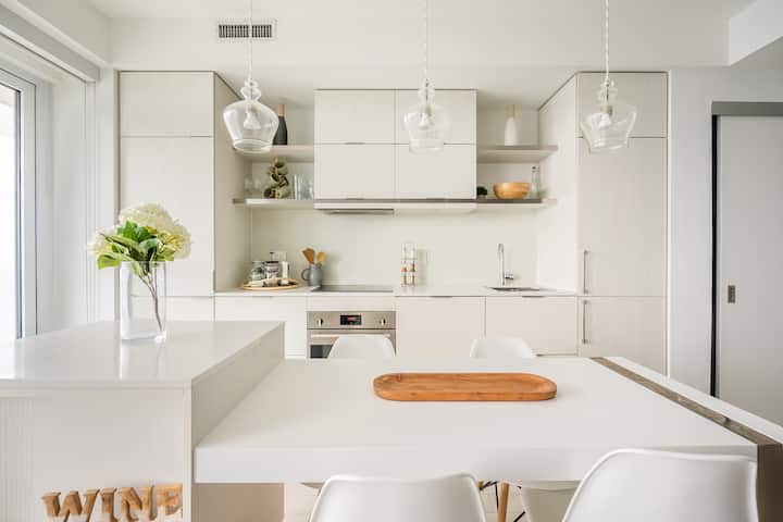 Luxury Living In Dt Toronto W/ Spectacular Views - Toronto, ON