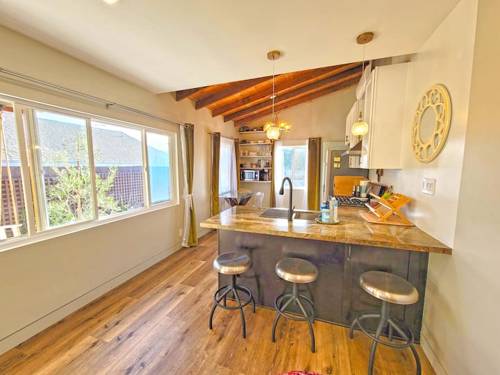 Rustic Old Town Charmer - Camarillo