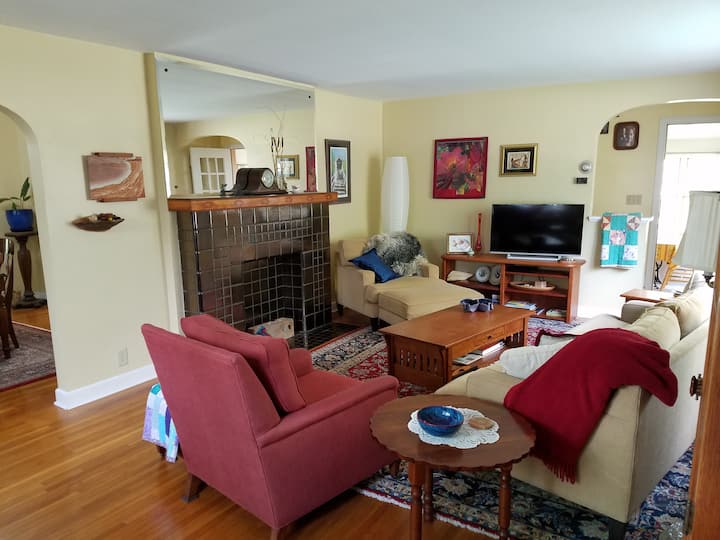 1936 Art & International Home; Twin Bed - Lancaster, OH