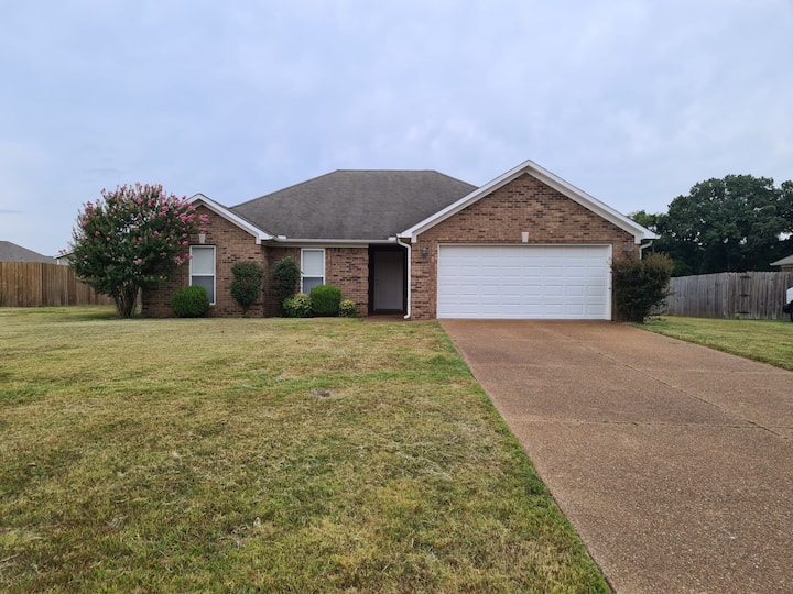 Haddington House: Clean, Peaceful & Near Jackson - Milan, TN