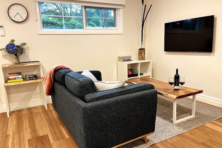 The Maples - Gatehouse
Luxury Bed And Breakfast - Dandenong Ranges