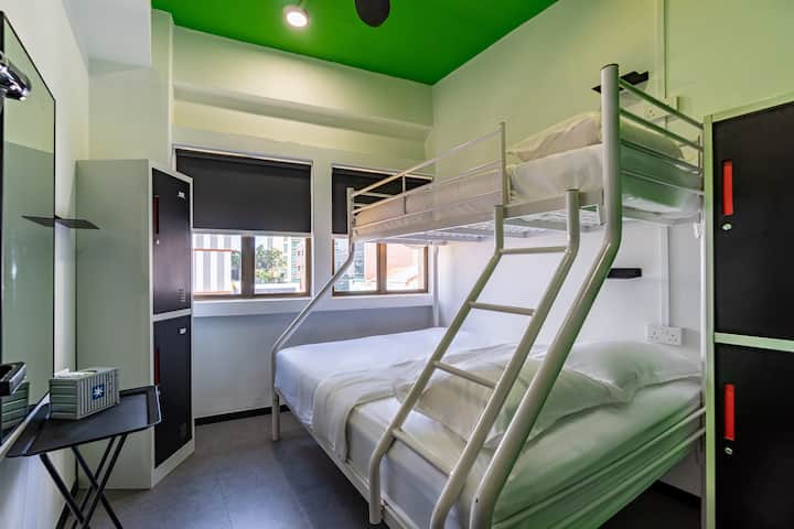 Downtown: Room For 3 Pax, 5 Mins Walk To Mrt - Singapore