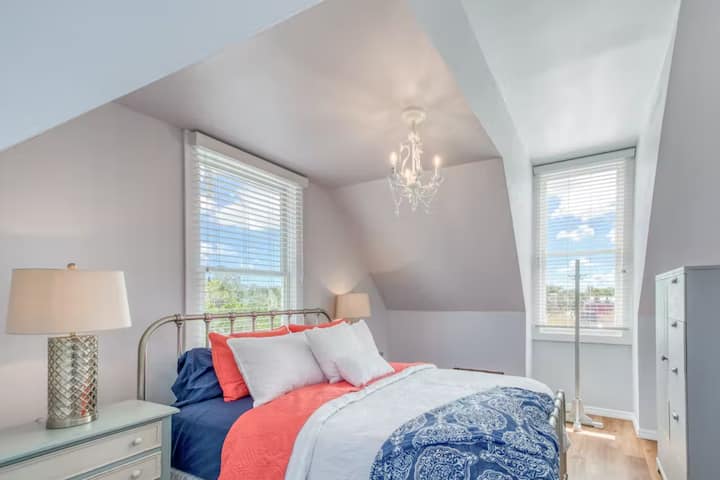 Chic 2 Br Suite Located Across The Lightner Museum - St. Augustine, FL