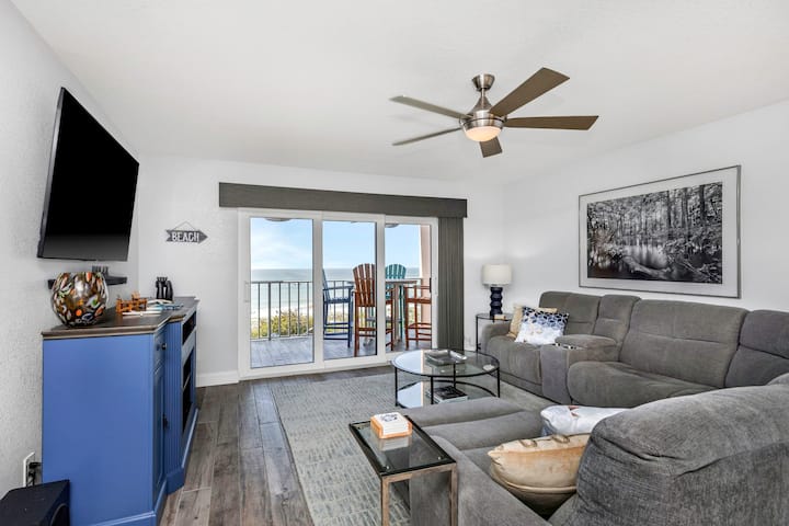 Gorgeous Oceanfront 3/2 At Reef Club - Indian Rocks Beach