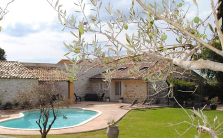 Mas Ferme Chateau Montplaisir 4* "Côté Vignes" - Valréas