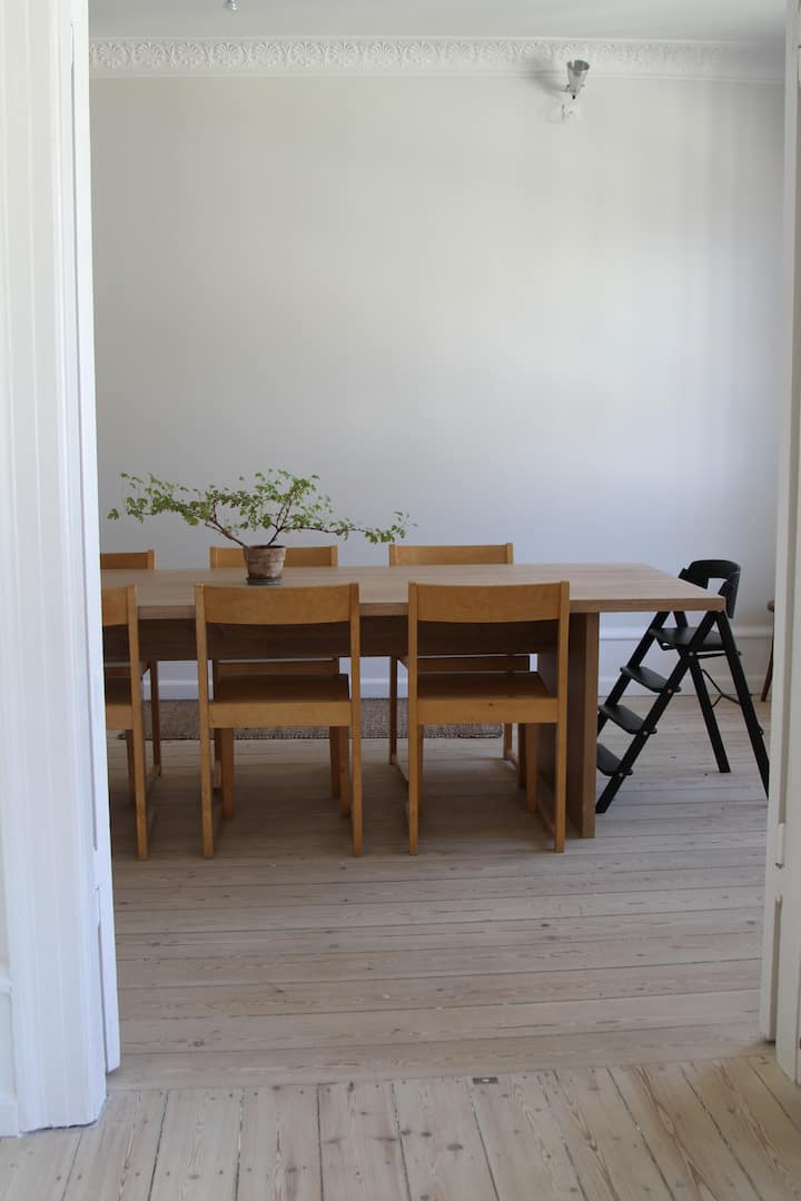 Bright & Spacious Flat In Hip Area Near Center -