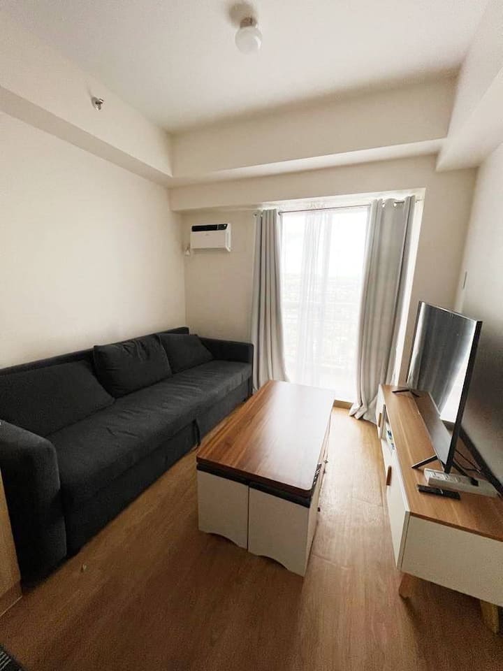 Spacious 1br Wifi Nflix Infinatowers Nrlrt Fullyac - Quezon City