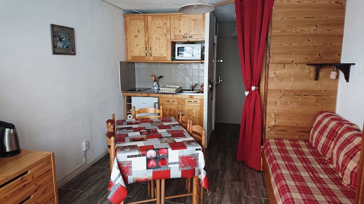 Studio Les Menuires 4 To 5 Pers. Ski In / South-facing Balcony - Les Menuires