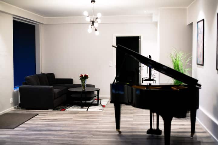 123 Sqm Apartment W/ Grand Piano - Stockholm