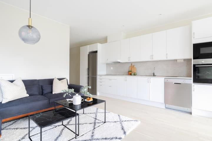 Rymlig Trerumslägenhet Med öPpet Kök & Allrum - Mörbylånga