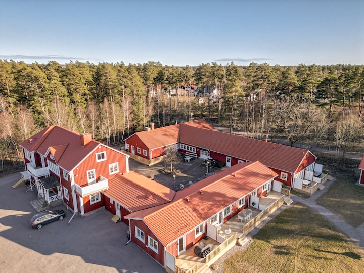 Rymlig Trerumslägenhet Med Loft Och Allrum - Mörbylånga