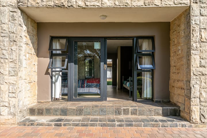 Unit 10 Hidden Gem In Bushveld - Roodeplaat