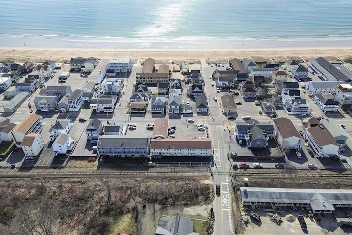 Fun Condo-steps From The Beach! - Old Orchard Beach, ME