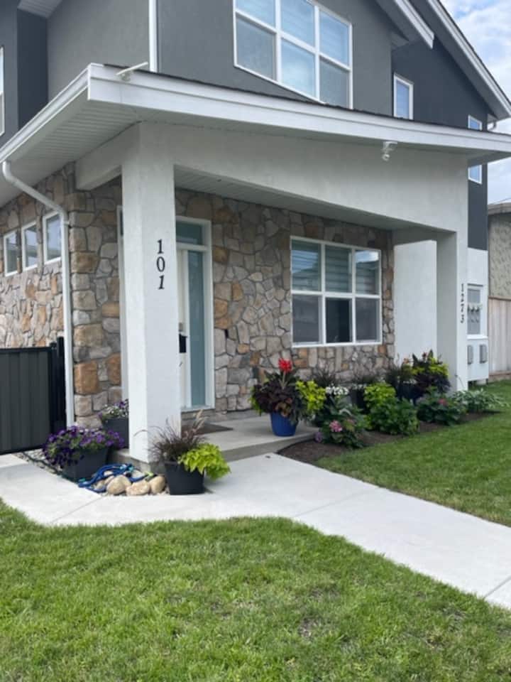 Penticton Home - Central Location - Penticton