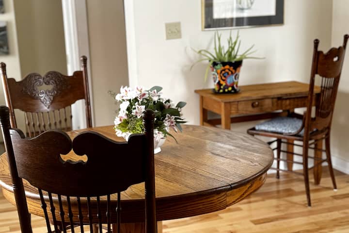 Flower Farm 1 Bedroom Apartment - Shelburne, VT
