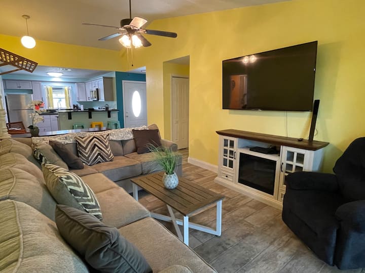 The Margarita Melbourne Retreat - Merritt Island, FL