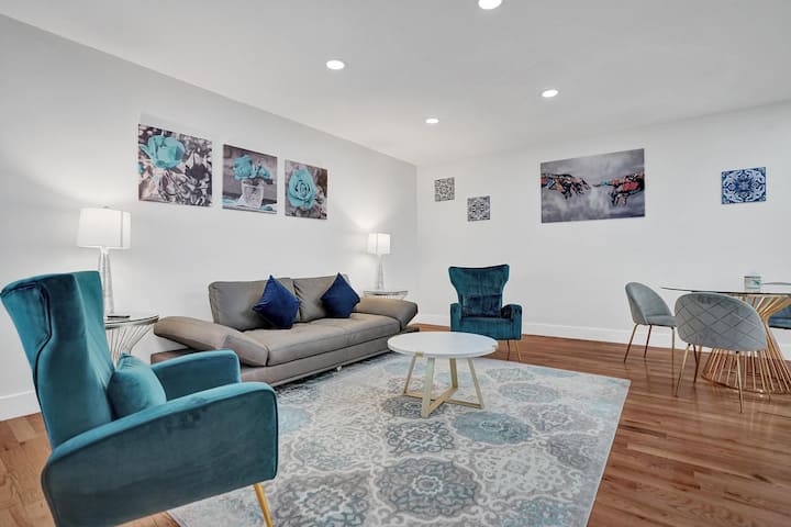 Spacious 1 Bedroom 1 Bath Apt. | Pool | Kitchen - Surfside, FL