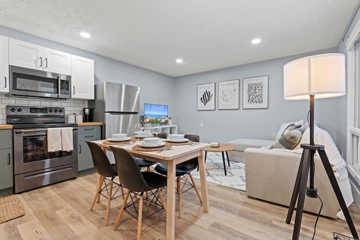 Elegant Boho Retreat ~8 Mins To Wem -Patio -Ac - Edmonton