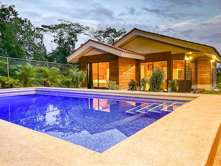 Sweet Home Of Sloths - Costa Rica