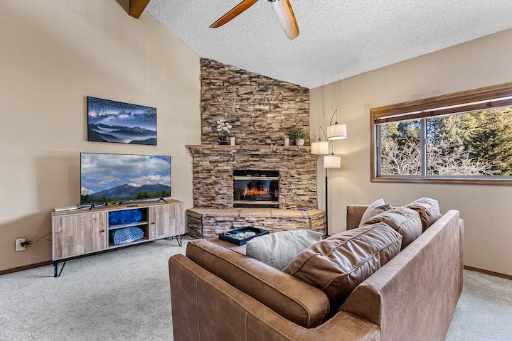 Cozy 2br 2bth Condo - Free Parking, Central & A/c! - Flagstaff, AZ