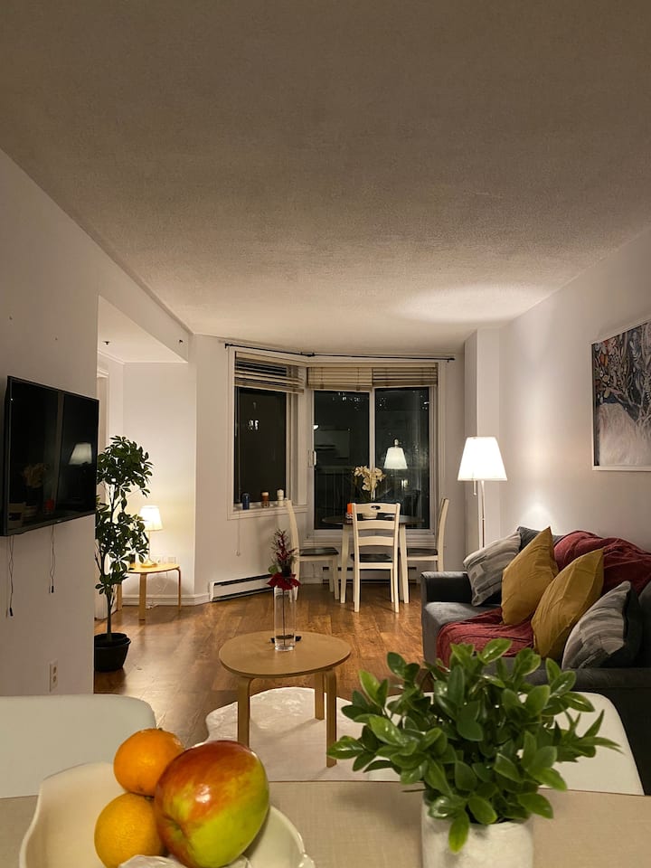 Lovely 1 Bedroom Condo With Pool In The Downtown - Halifax