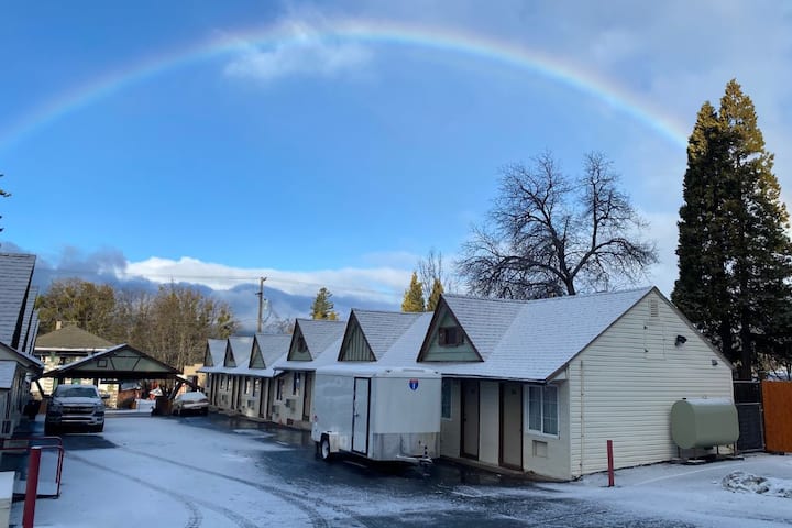 Monte Bianco Inn - Mount Shasta, CA