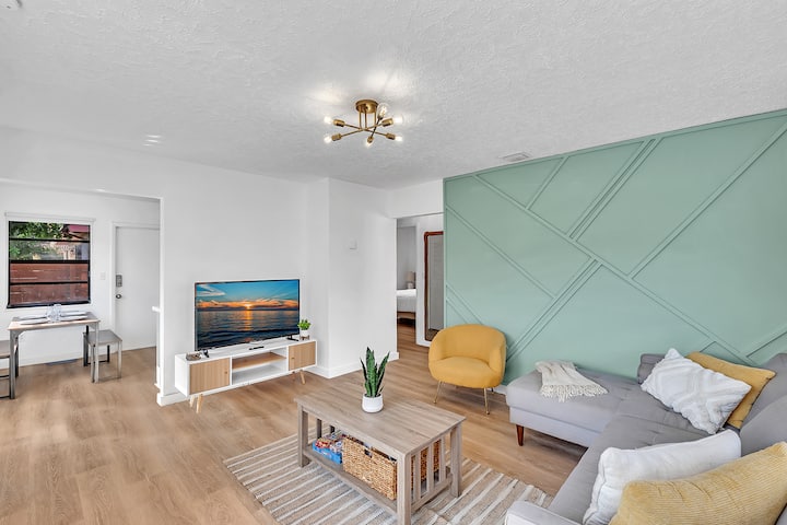 Boho Chic Chateau Unit #1 - Pembroke Pines, FL