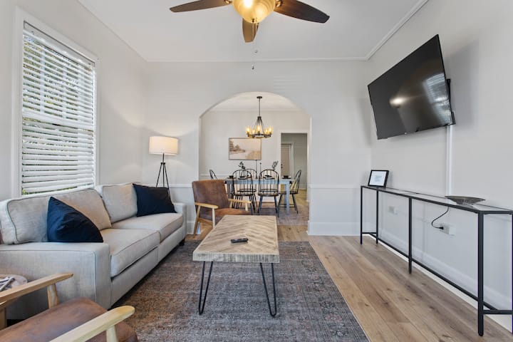 Downtown Biloxi! Walkable To The Beach & Casinos! - 比洛克西