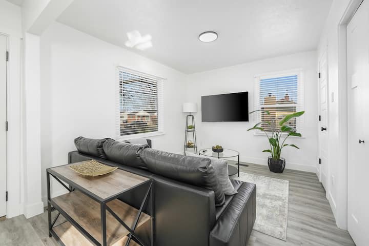 Cozy Salt Lake City Bungalow Near Everything! - Salt Lake City, UT