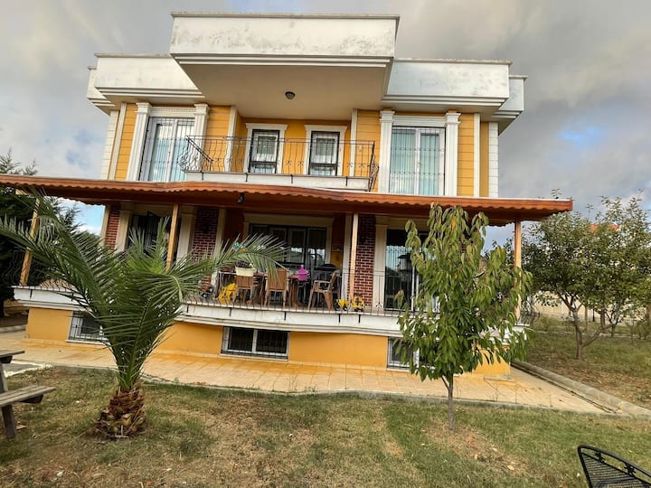 Kusursuz Ve Huzurlu  Villa - Çatalca