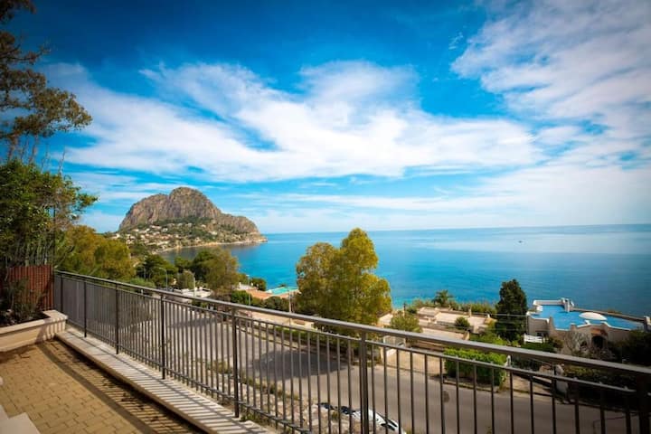 Green Villa Vith Sea View And Pool - Sicilia