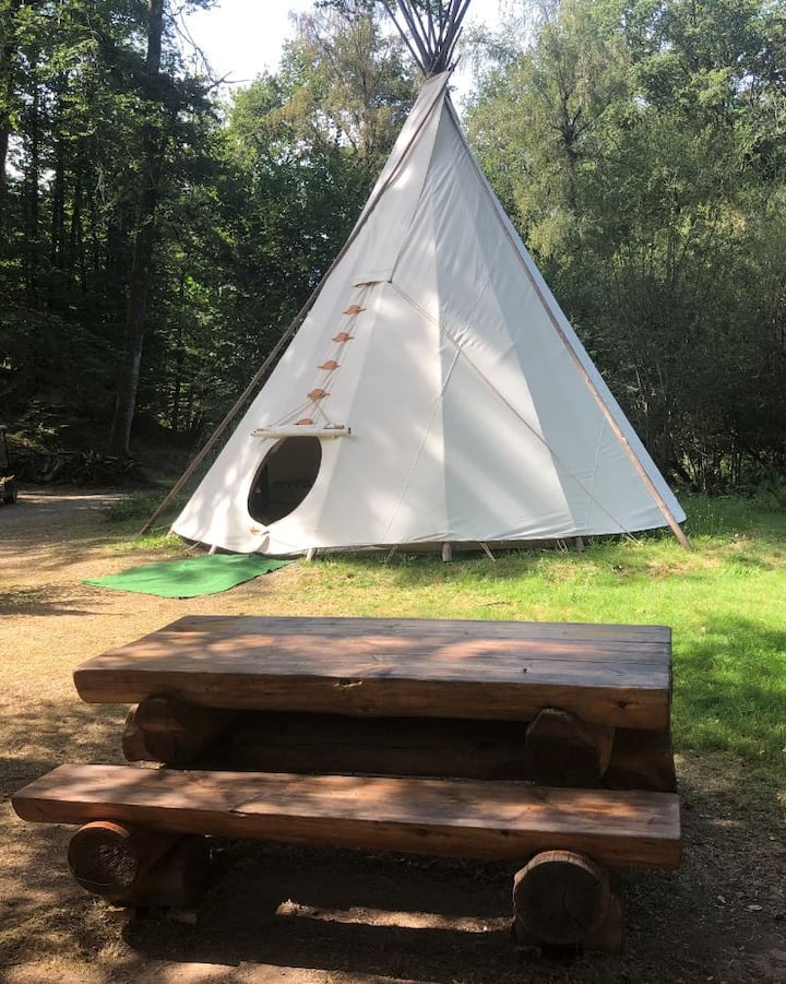 Tipi Du Pré En Bulle - Puy du Fou